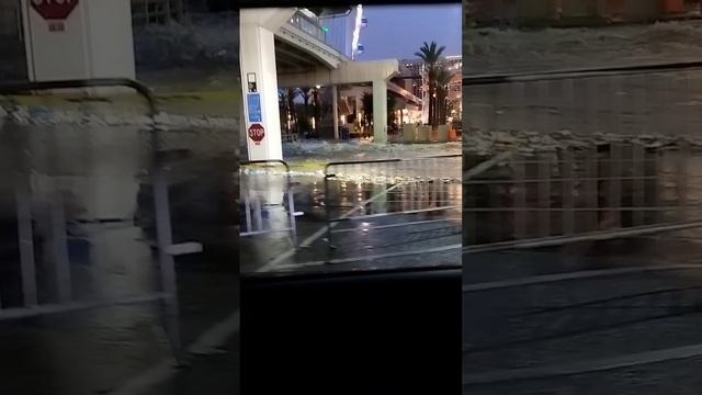 Наводнение в центре Лас Вегаса из-за сильного дождя 1 сентября #vegas #vegaslife #simplyvegas