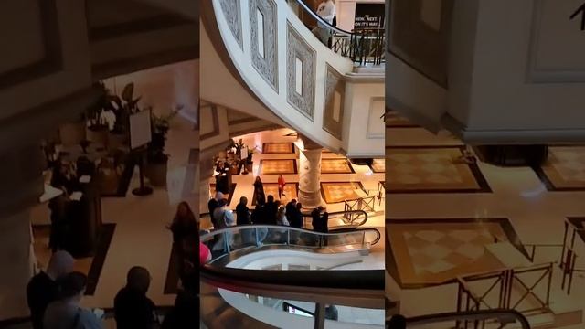 Caesars Palace round escalator