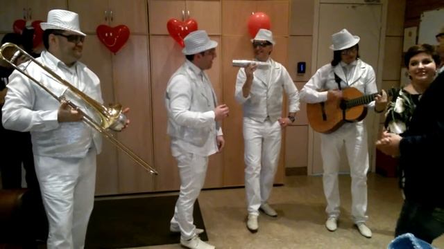 Поздравление кавер-группы в офисе на праздник!