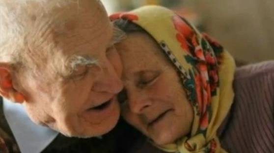 С днем пожилого человека