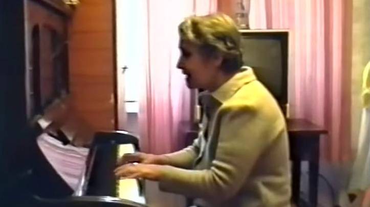 "41-ый год" (запись 1992 г.). Исполняет Дьяченко Марина Петровна.