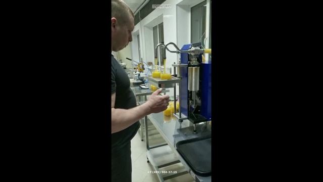 Розлив меда на дозаторе УД-2П производства ООО Промбиофит