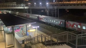 ЭП2К с пассажирским поездом по станции Люблино