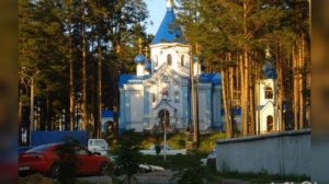 Место есть на земле сокровенное
Для каждого на свете человека,
Где питается он вдохновением