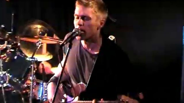 Кирпичи - V Ударе (С.-Петербург, "Red Club", 2005)