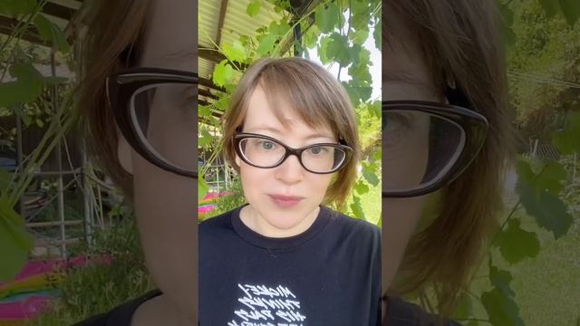 Почему гравитация притягивает свет, если у фотона нет массы