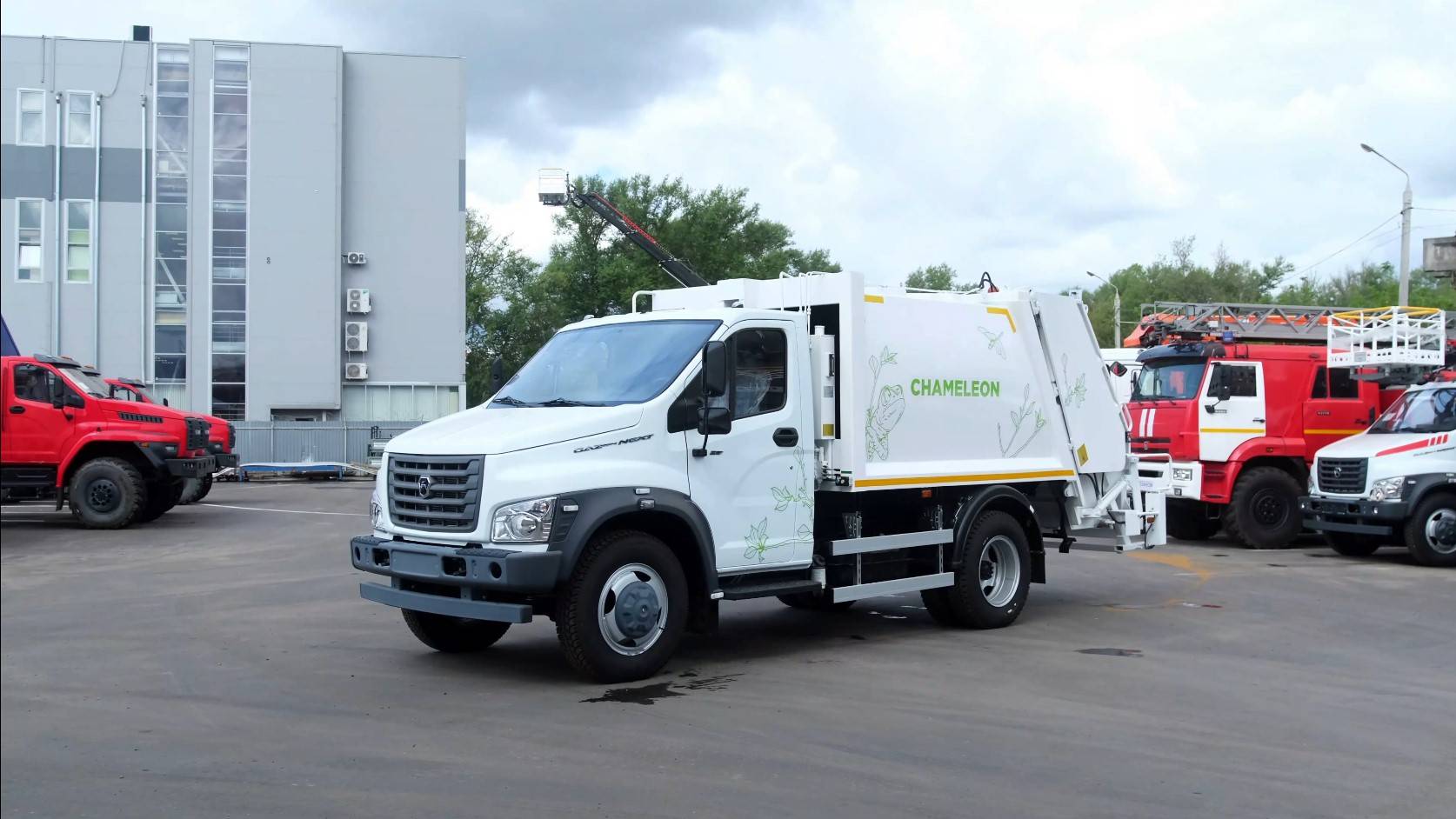 Мусоровоз CHAMELEON МТБ-7 с задней загрузкой на шасси GAZon Next (ГАЗ-C41R13)
