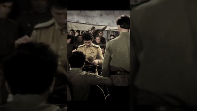 "Кто сказал, что надо бросить песни на войне?". "В бой идут одни старики" #фильмы #сериалы #нарезка
