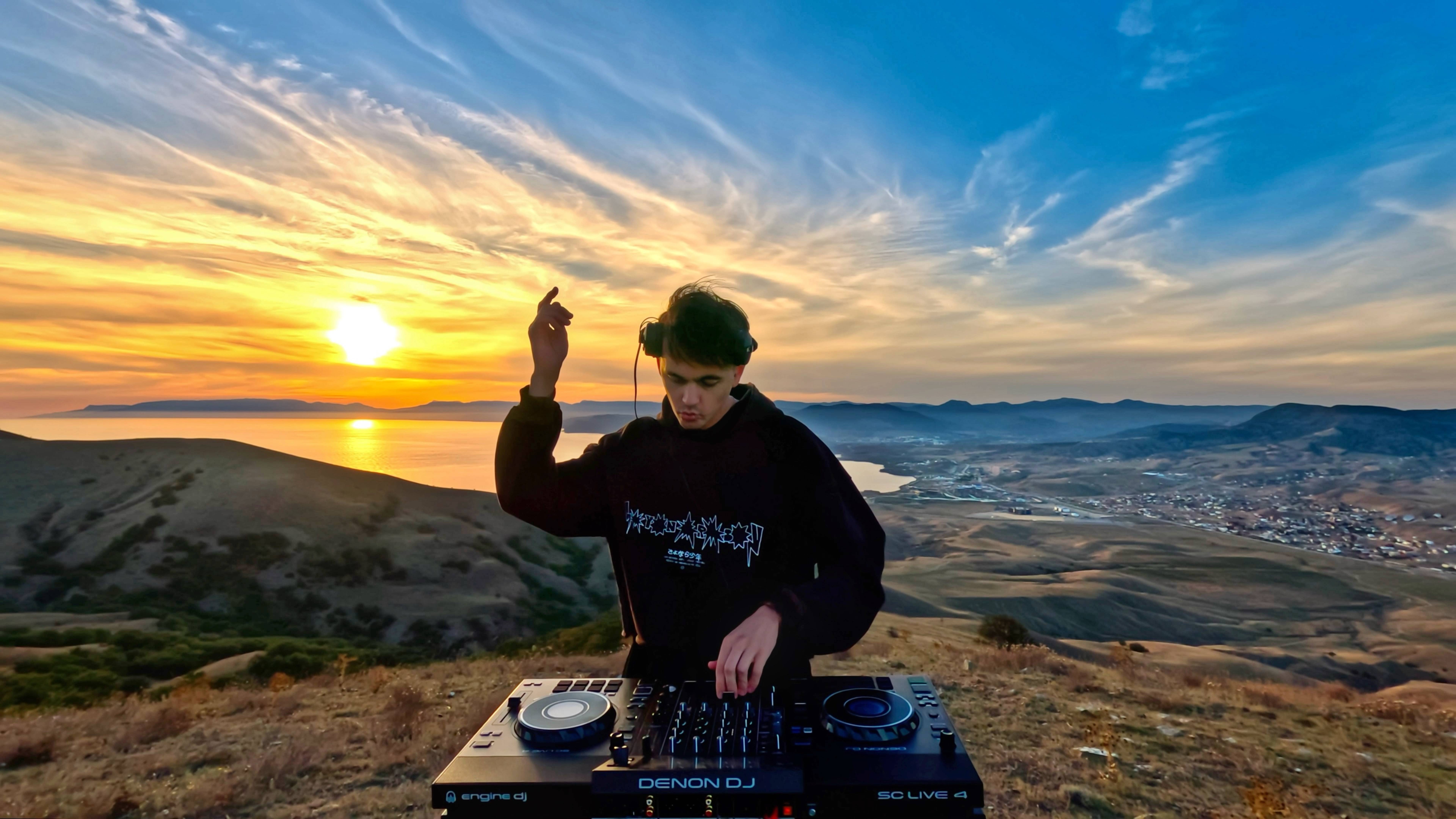 Эндрю - Melodic Uk Garage / Breaks Sunset Dj Mix | Crimea 2024 | №3
