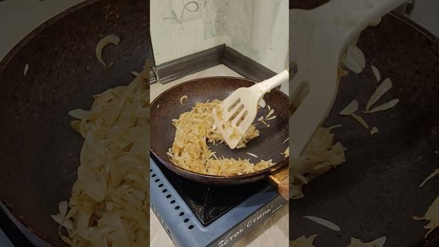 Видео пошло не по плану с самого начала. Картофельные шарики, но я не мог не выложить свое фиаско.