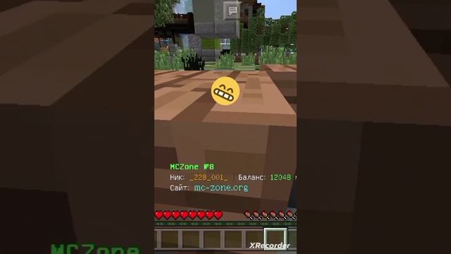 паркурю на сервере в minecraft 🫠🙃