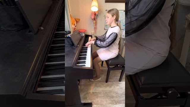 Менуэт И.С.Бах. Фортепьяно. Исполняет Вера Осипова.