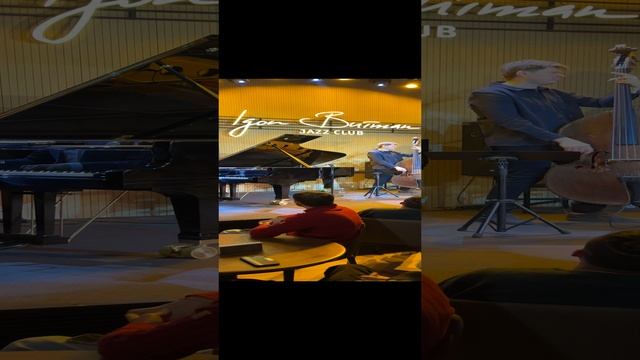 Поздравление от Олега Аккуратова