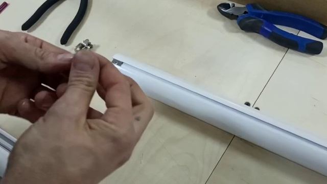 Крепления для нити в римском карнизе