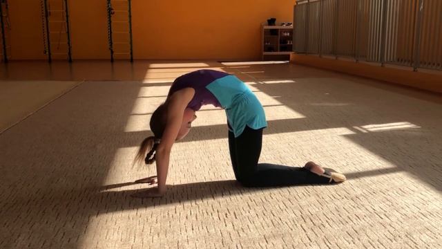 Упражнение "Кошечка". Детская Художественная Гимнастика