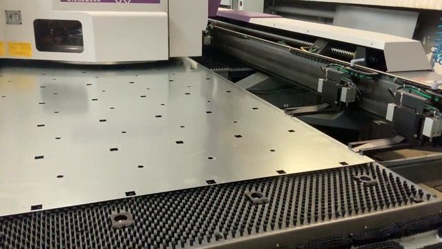 Координатно-пробивной пресс MOTORUM 2048TS Изготовление дверцы ревизионного люка