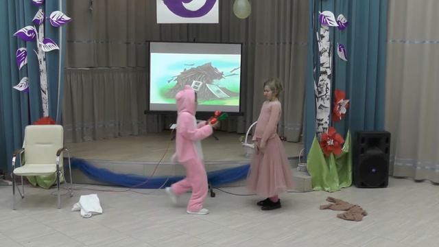 спектакль "Хобби трёх поросят", 4 "Д" 2021г, школа 1259 2-й состав