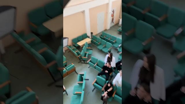 Вот так мы проводим съёмки на выпускной альбом в школе🔥
Если школа крутая, то вообще супер!