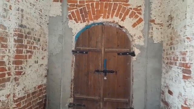 Старинный Успенский храм в Подмосковной тиши. По окрестностям Вереи.