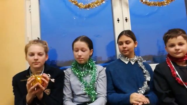 Новогоднее поздравление от учеников 318 школы