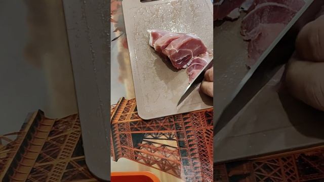 Тушеный картофель с мясом и грибами.😊