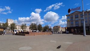 Через сквер Мулявина и фонтан Филармония по длинным ступенькам иду на Комаровка (рынок) ч