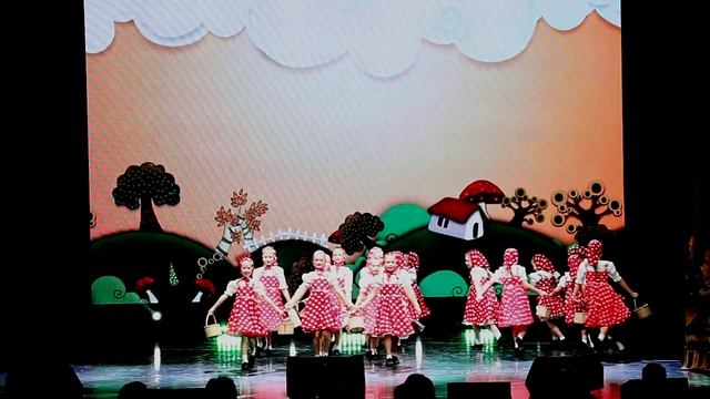 2024_Ягодка-малинка_Затейники_Салаир ДК_День учителя.