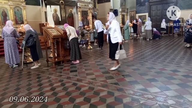 6️⃣Из семейного архива➡️ Воскресная литургия вместе с сыном г.Пугачев 9 июня 2024