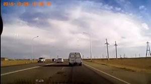 Инкассатор рулит по встречной полосе г.Жезказган