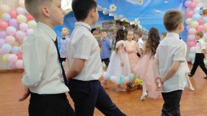 Вход выпускной