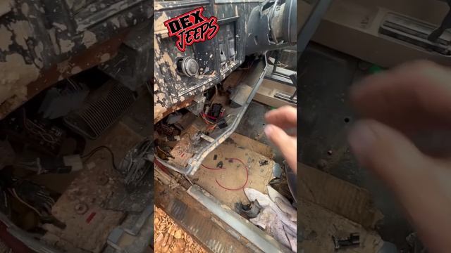 How to steal a cherokee. #xj #jeepxj #jeepcherokee #jeepcherokeexj #cartheif  #mechanic #jeep