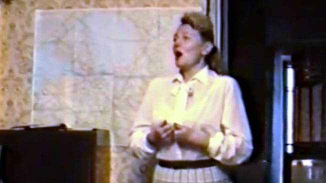 "Золотые шары" (запись 1994 г.). Слова и музыка Веры Журба. Поет Валентина Попова.