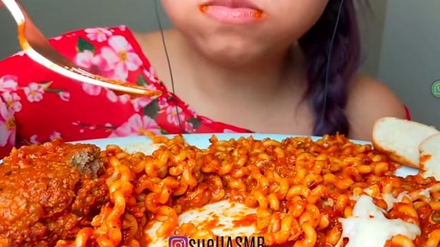 Мукбанг про макароны
