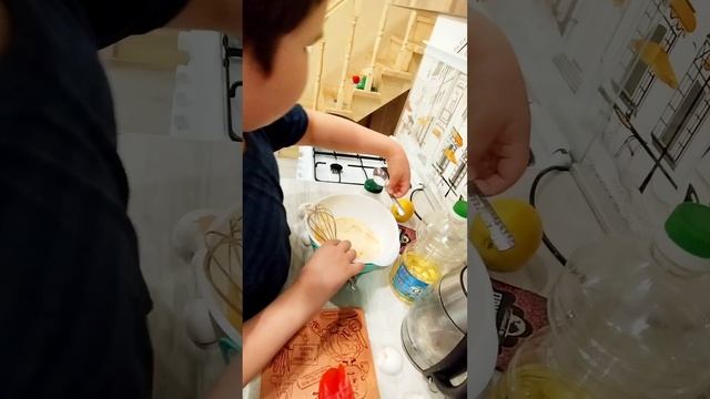 СБО учится готовить омлет с овощами. Аутизм