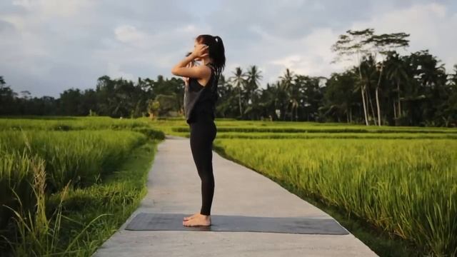 Yoga Morgenroutine Vinyasa Flow _  Fit & Wach den Tag beginnen _ Mittelstufe
