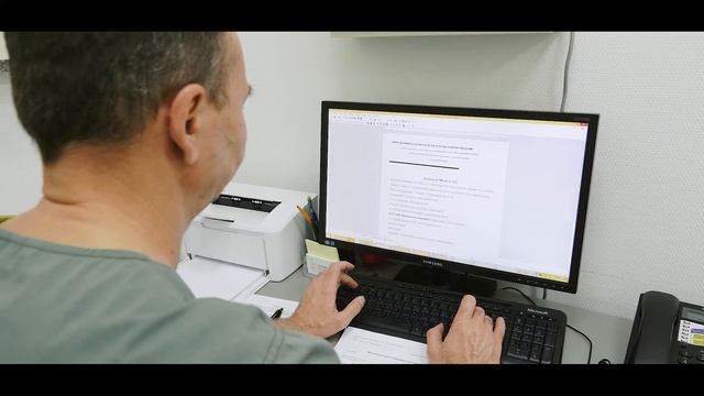 Муллин Руслан Илдусович - травматолог-ортопед, пластический хирург.