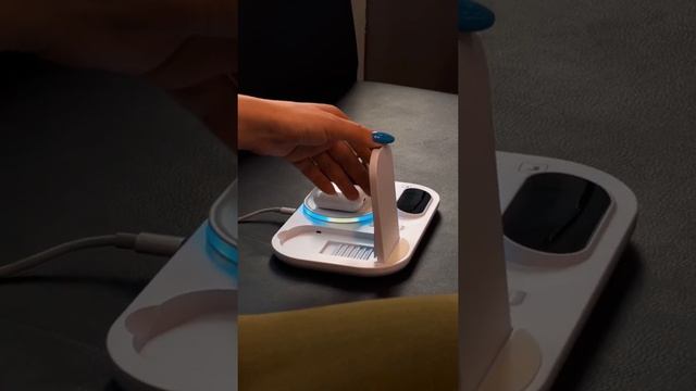 Charge station for iPhone, Apple Watch & AirPods | Зарядная станция 3 в 1