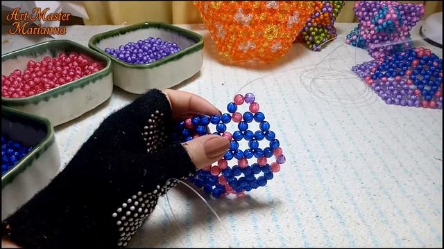 Как сплести вазу из бусин - мастер-класс - часть 1 из 7