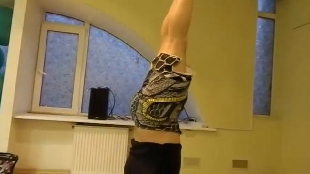 Ширшасана.