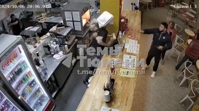Незаменимый ценный специалист приехал поднимать Россию с колен вместе со своей спутницей