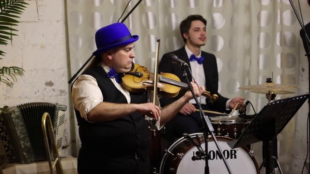 Grand Positive - «Yiddish Hora - A Heymish Freylekhs»