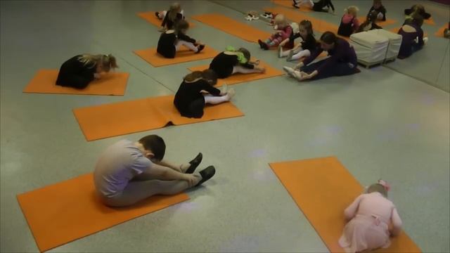 Детский коллектив Искорки,Центр Триаш.рук.Ольга Фомина