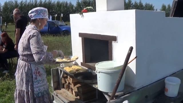 Коймак белән бәрәңге пәрәмәче. Блины и шанги..mp4