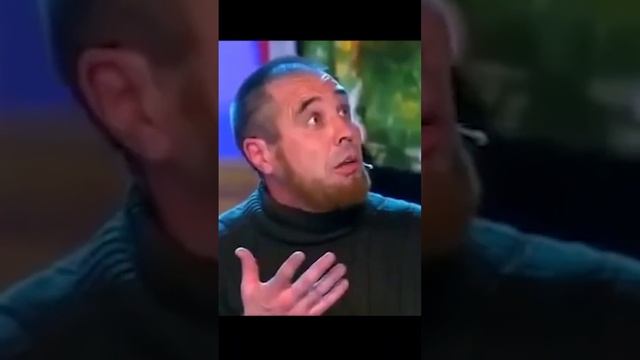 СатьяДас болеет шизофренией, шокирующие откровения #shorts | ударил сумкой