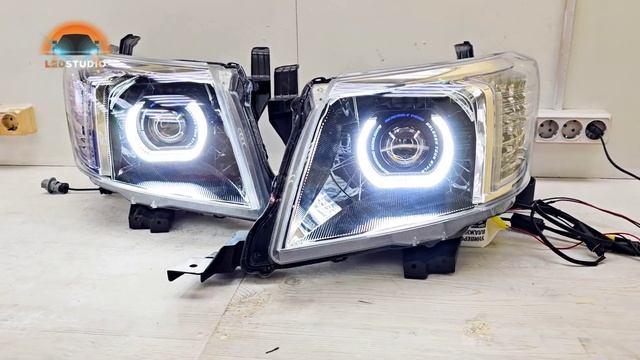Toyota Hilux тюнинг комплект фар светодиодный