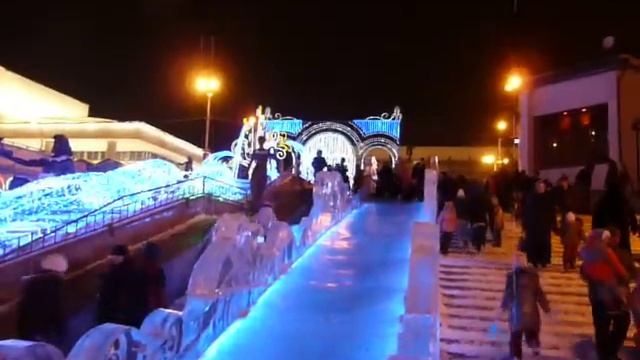 Катание с ледяных горок-2.