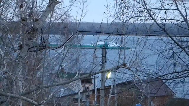 "А из нашего окна" утром Волга видна.
