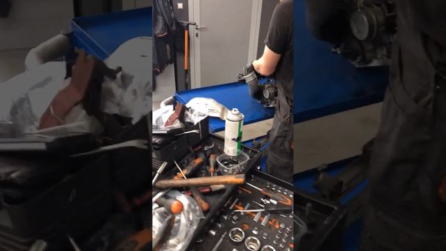 Removing the turbocharger from an Alfa Romeo Brera 1.75 TBi
