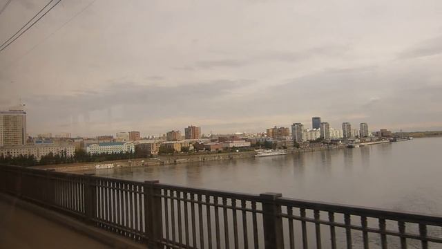 Красноярск. По мосту через Енисей.