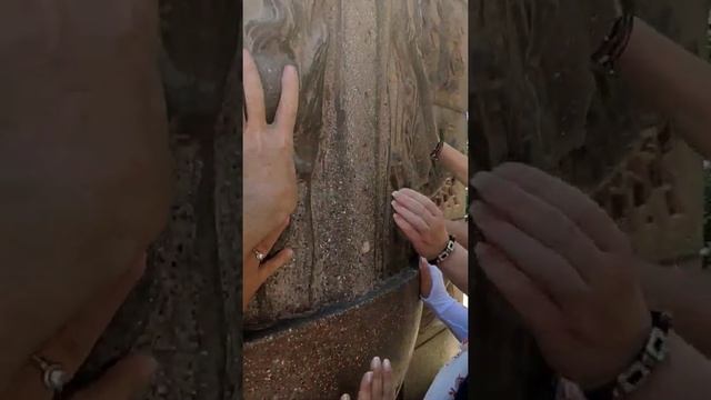 Загадывайте желания и  крутите  Яйцо желаний (солнечные часы «Знаки зодиака») в Железноводске